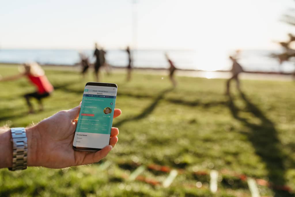 4 positive SMS messages for your clients + templates | Better Clinics